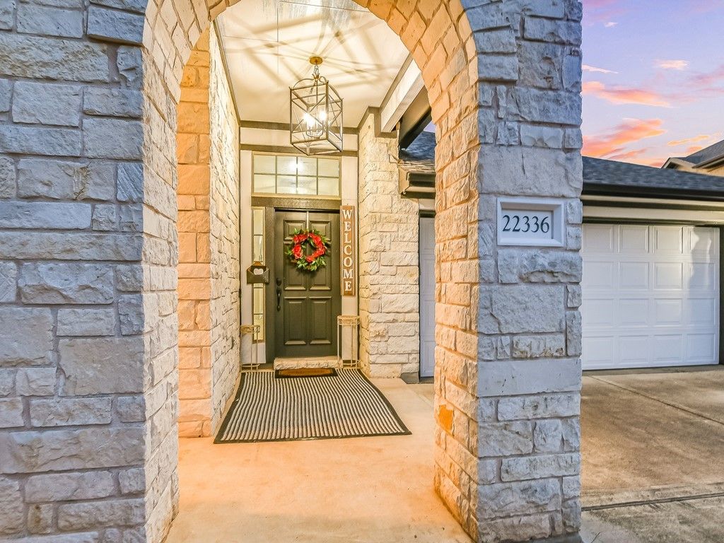 22336 Rock Wren Rd, Spicewood, TX 78669