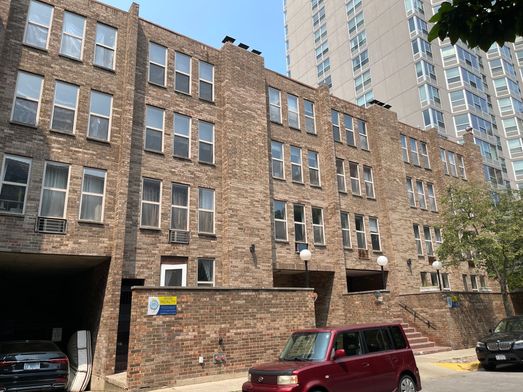 744 West Gordon Terrace, unit 303, Chicago, IL 60613 | RentSpree